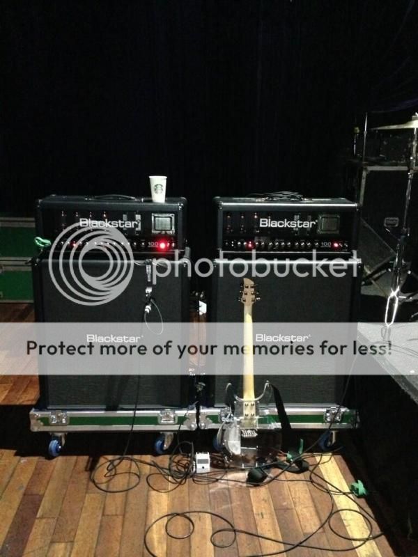 Famous guitarists with minimalistic pedalboards | Page 2 | The Gear Page